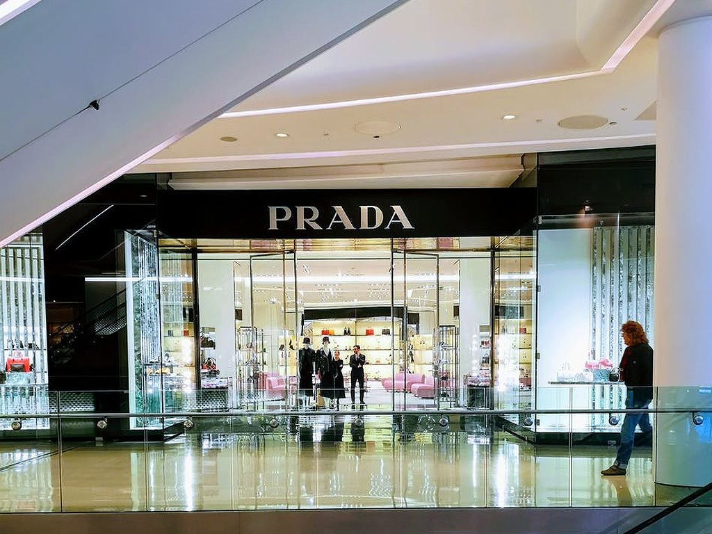 Prada - A história de luxo e sofisticação da marca - Etiqueta Unica