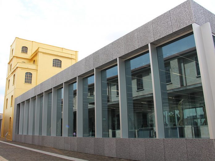 Prada - A história de luxo e sofisticação da marca - Etiqueta Unica